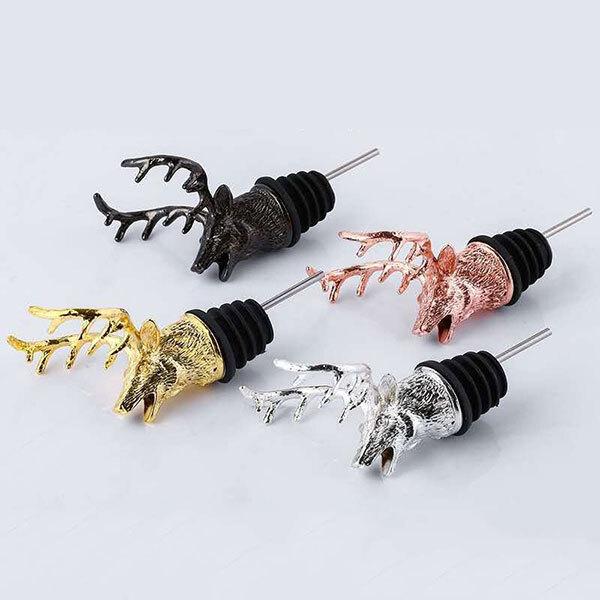 トナカイの頭をモチーフにしたワインポアラーです。パーティー等での使用にピッタリでクリスマスやホームパーティで大活躍。手軽に美味しいワインを楽しむ事ができます。迫力のあるトナカイの顔は雰囲気バッチリで使っていて楽しくなりそうなデザイン。お好み...