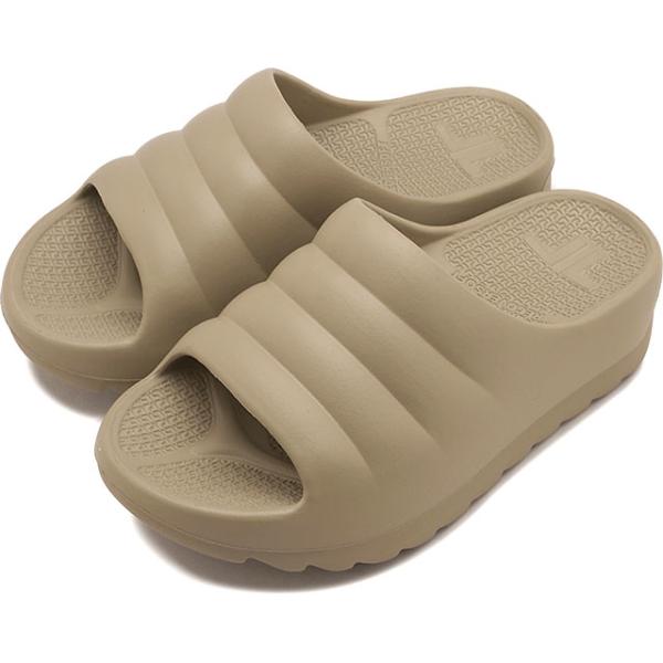 [ ブランド ] テリック  TELIC[ ジャンル ]サンダル[ 素　 材 ]アッパー：EVA[ 原産国 ]中国デザインも厚さも進化した包容力抜群なスライドタイプリカバリー機能はそのままに、シャークソールに進化。ソールの厚さもグレードアッ...