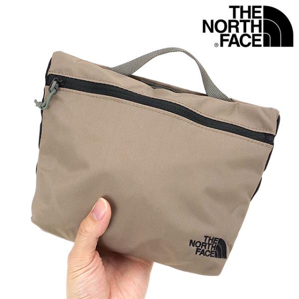 [ ブランド ] ザ・ノースフェイス　THE　NORTH　FACE[ ジャンル ]ポーチ[ 素　 材 ]420Dリサイクルナイロン[ 原産国 ]ベトナム[ サイズ ]W21.5×H15.5×D4.5（cm）　重量：約75ｇ※カタログ表記サイ...