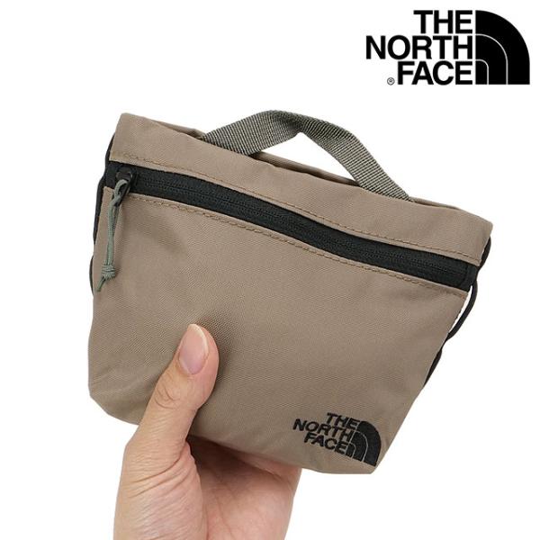 [ ブランド ] ザ・ノースフェイス　THE　NORTH　FACE[ ジャンル ]ポーチ[ 素　 材 ]420Dリサイクルナイロン[ 原産国 ]ベトナム[ サイズ ]W16×H11.5×D3.5（cm）　重量：約45ｇ※カタログ表記サイズの...