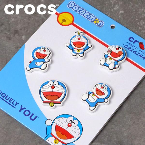 [ ブランド ] クロックス 　CROCS[ ジャンル ]ジビッツ／チャーム[ 素　 材 ]PVCクロックスをカスタマイズできるジビッツチャームクロックスのシューズやギアを楽しくカスタマイズする、専用のアクセサリーです。『Doraemon（...