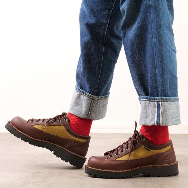 [ ブランド ] ダナー　DANNER[ ジャンル ]マウンテンシューズ／トレッキングシューズ[ 素　 材 ]アッパー：テキスタイルアウトドアでもタウンユースでも大活躍のローカットモデル「DANNER FIELD」のスペックはそのままに、フ...