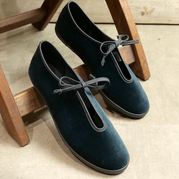 [ ブランド ] ムーンスター 　MOONSTAR[ ジャンル ]スニーカー[ 素　 材 ]アッパー：ベルベット日本が誇る「MADE IN KURUME」の高いクオリティ一枚もののアッパーに履口のパイピングを靴紐にしたシンプルな『LITE ...