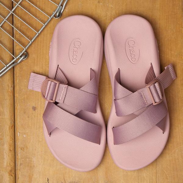 [ ブランド ] チャコ　Chaco[ ジャンル ]サンダル[ 素　 材 ]アッパー：リサイクルポリエステル着脱がラクになったスライドタイプリサイクル素材を使用したEVA製ミッドソールを採用し、環境にも配慮しています。ヒール部分には新しいメ...