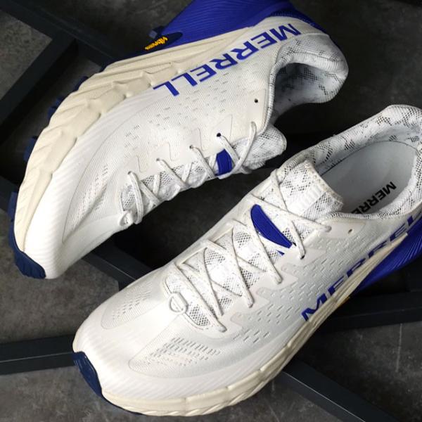 [ ブランド ] メレル　MERRELL[ ジャンル ]スニーカー[ 素　 材 ]アッパー：エンジニアードメッシュ／TPUアウトソール：Vibram MegaGrip高機能厚底ソールユニットを搭載したトレイルランニングシューズパフォーマンス...