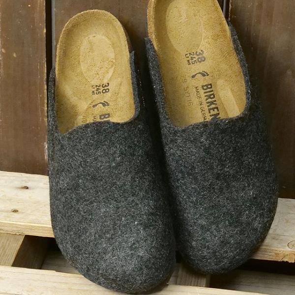 [ ブランド ] ビルケンシュトック　BIRKENSTOCK[ ジャンル ]サンダル／ルームシューズ[ 素　 材 ]アッパー：フェルト寒い日の、ご褒美スリッパナチュラルなルックスと高い保温性を兼ね備えたフェルト素材をアッパーに採用した、シン...