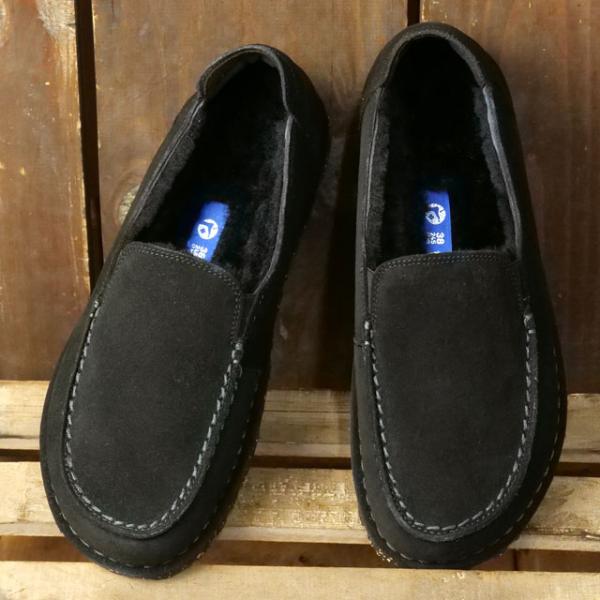 [ ブランド ] ビルケンシュトック　BIRKENSTOCK[ ジャンル ]革靴／スリッポン[ 素　 材 ]アッパー：スエード包み込まれるような暖かさと、足なじみのよさを兼ね備えたスリッポンシューズ上質なスエードと天然のシアリングを組み合わ...