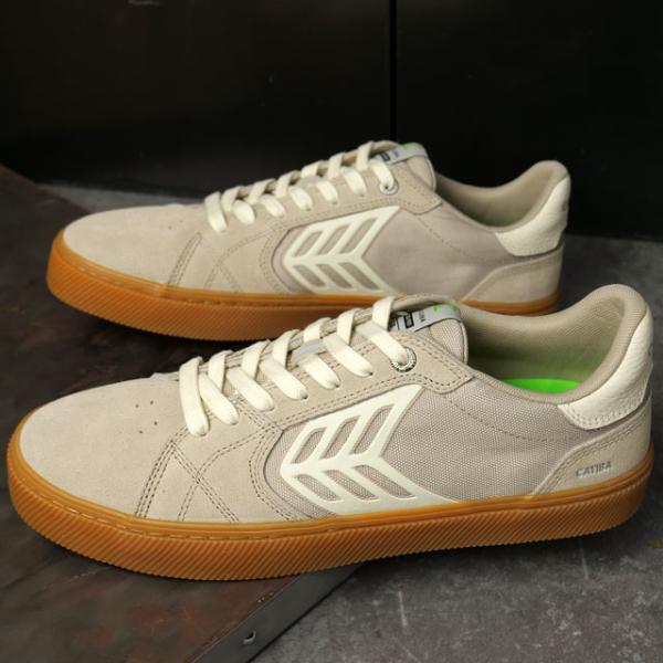 [ ブランド ] カリウマ　CARIUMA[ ジャンル ]スニーカー[ 素　 材 ]アッパー：レザー／ナイロン／スエード定番の「CATIBA PRO」が改良されてラインナップ。CARIUMAを代表するスケートボードシューズ「CATIBA P...