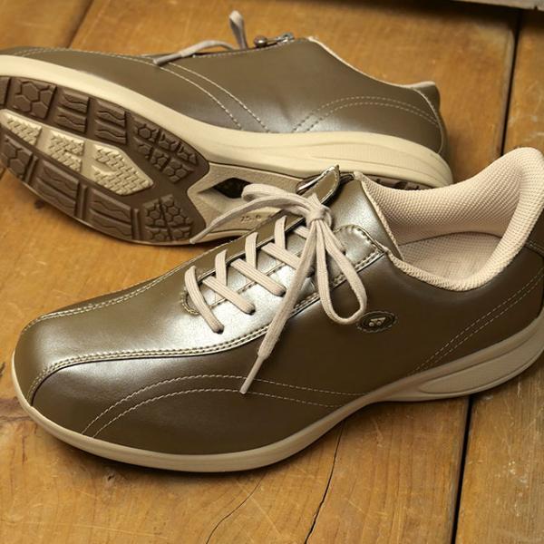 [ ブランド ] ヨネックス　YONEX[ ジャンル ]スニーカー[ 素　 材 ]アッパー：撥水ストレッチPUレザー／撥水PUレザー／セラクリーン（抗菌防臭加工）「もっとたくさん歩ける」をコンセプトに開発されたモデルひざに優しい、やわらかな...