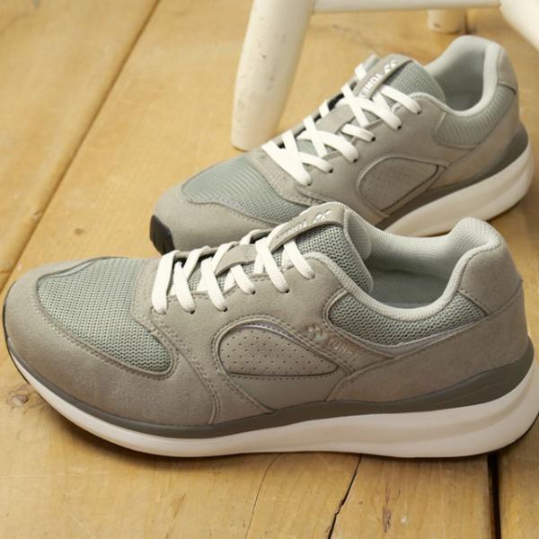 [ ブランド ] ヨネックス　YONEX[ ジャンル ]スニーカー[ 素　 材 ]アッパー：撥水人工皮革（起毛・スムース）／撥水合成繊維（メッシュ）履いた瞬間に感じるやわらかさ。フワッと弾むような歩みを。履き心地も歩き心地もやさしいカジュア...