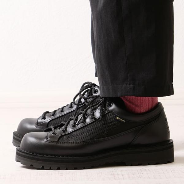 [ ブランド ] ダナー　DANNER[ ジャンル ]マウンテンシューズ／トレッキングシューズ[ 素　 材 ]アッパー：天然皮革／合成繊維アウトソール：合成底[ 原産国 ]ベトナム更なる進化を果たした「DANNER FIELD」ブランドを代...
