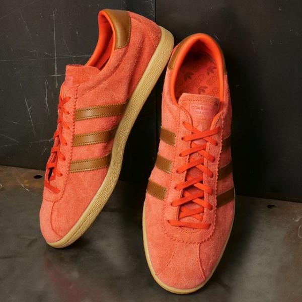 [ ブランド ] アディダス　adidas[ ジャンル ]スニーカー[ 素　 材 ]アッパー：天然皮革／合成繊維アウトソール：ゴム底[ 原産国 ]ベトナム上品な大人の雰囲気を纏うレトロスニーカー1972年に当時のトレーニングシューズをレジャ...