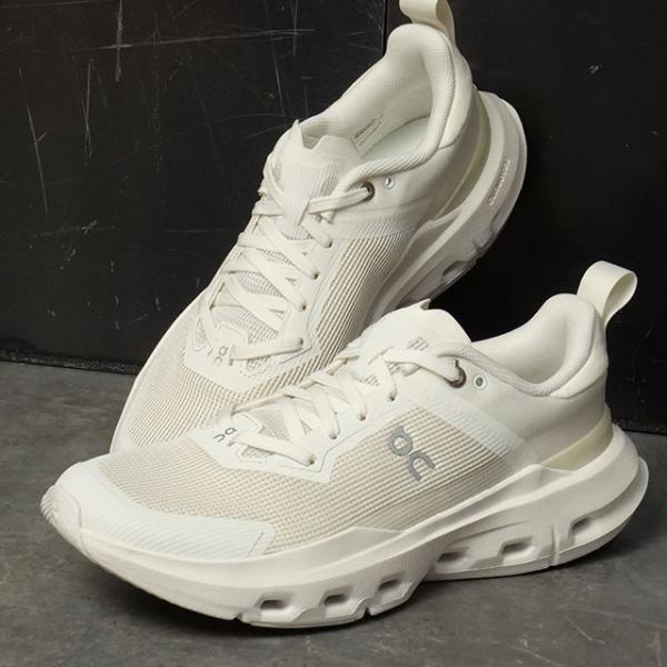[ ブランド ] オン　On[ ジャンル ]スニーカー[ 素　 材 ]アッパー：再生ポリエステル／TPUアウトソール：ラバー[ 原産国 ]ベトナム超軽量で快適な、ジムにもデイリーにも活躍する一足どんな動きもサポートし、多彩なワークアウトに活...