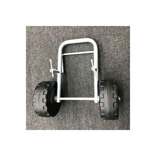 ご要望が多かったノーマルのドーリーが新登場です。ボートの移動、カートップする際に便利です。メーカー　ジェイモ耐荷重80ｋｇ　本体　スチール製トランサム厚約３３〜６０ｍｍに対応タイヤ直径２０ｃｍ　幅８ｃｍ