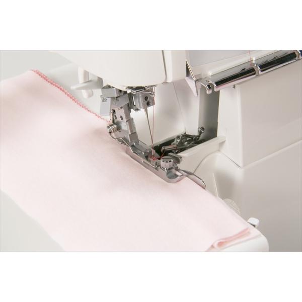 【用途】ブラインドステッチ（まつり縫い）、飾り縫い、ピンタックに使用します。右針と左針の両方が使え、ガイド板の可動範囲も広くなっています。縫い幅を調節できるので、生地を折って縫う飾り縫い（開き縫い）や巻き縫いでのピンタックなどの装飾にも便利...