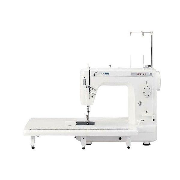 ≪★★ 初めての方でも楽しく使える安心な簡単機能 ★★≫ ひざ上げレバー手を使わずに押えが上下できるひざ上げレバーを使うと、最高12mmまで押えが上がりますので、厚物や段部のセットもラクラクです。針板目盛り針板に目盛りが付いていますので布端...