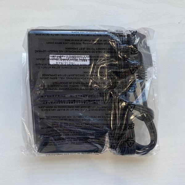 ジャノメ　家庭用電動ミシン一般用（平穴3穴タイプ）　フットコントローラです。☆コンビ2200SXなどにも使用できます。（差込口が平穴3穴のタイプです。３枚目画像にてご確認ください）商品型番及び使用できる機種は下記の通りです。　　　　　商品型...