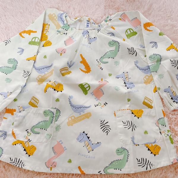 小さなお子様でも脱ぎ着がしやすいすっぽり被れるスモックです。着心地が良いコットン素材で、重ねて着ても軽くお洗濯しても乾きやすいので、忙しいママさんにもおすすめです♪お食事やお絵かき、粘土遊びやお砂場遊び、色んなシーンでお子様のお洋服を汚れか...