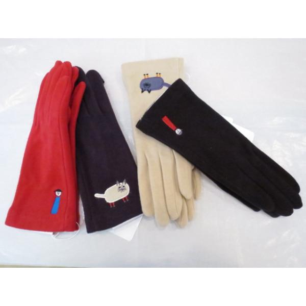 サイズ：レディースMピッコーネの暖か手袋です。右手にはアルチビオ、左手にはネコのアップリケです。親指と人差し指は指先が出せるアウトフィンガーで、タッチパネルやスマホ操作にも便利です。楽しいアップリケが個性的なPICONEの暖か手袋です。