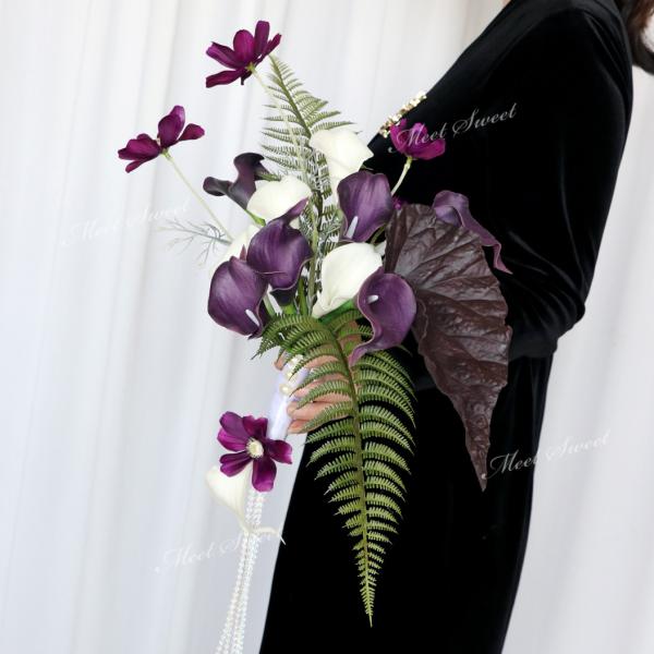 可愛いブーケです。ブライダル、イベント贈答品、インテリアに最適です。晴れの舞台に、新しいタイプのサプライズプレゼントとしてお勧めです。生花と違って枯れることがないので、思い出と一緒にいつまでも形として残せます。サイズ：幅約 50cm 高さ約...