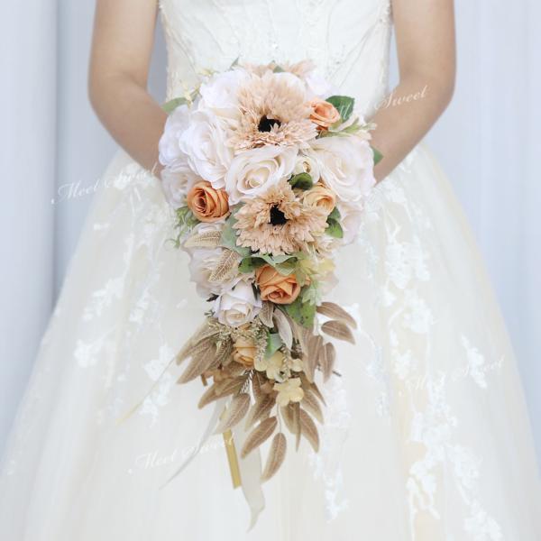 可愛いブーケです。ブライダル、イベント贈答品、インテリアに最適です。晴れの舞台に、新しいタイプのサプライズプレゼントとしてお勧めです。生花と違って枯れることがないので、思い出と一緒にいつまでも形として残せます。サイズ：幅約 23cm 高さ約...