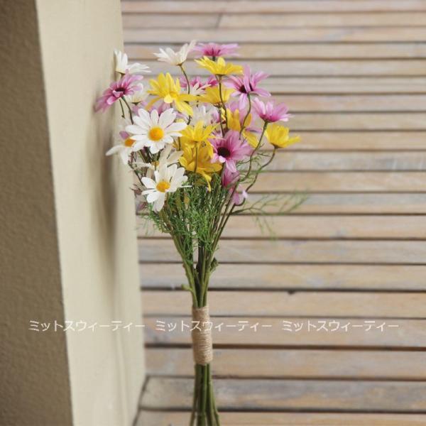 【完成品の販売^^可愛いブーケです。ブライダル、イベント贈答品、インテリアに最適です。晴れの舞台に、新しいタイプのサプライズプレゼントとしてお勧めです。生花と違って枯れることがないので、思い出と一緒にいつまでも形として残せます。セット内容：...