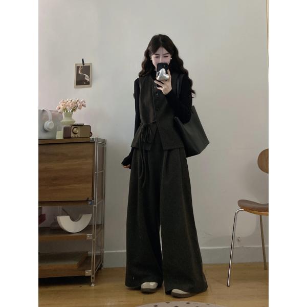 商品説明パンツドレス 結婚式 袖あり 大きいサイズ セットアップ 黒 おしゃれ パンツスーツ レディース フォーマルスーツ 親族 セレモニースーツ ワイドパンツ スーツ トール ママ 体型カバー◆セット内容：上下セットのみ◆素材：ポリエステ...