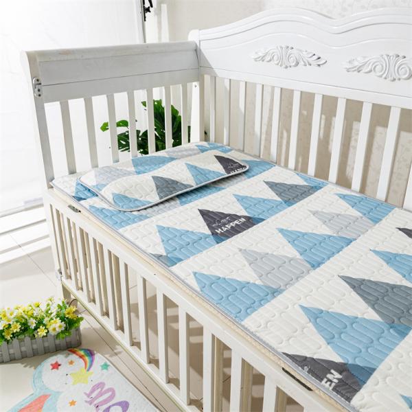 赤ちゃん用 ひんやり敷きパッド 70×140cm ベビーサイズ キルトパッド 夏用敷きパッド ベビー シーツ 冷感 敷きパット 冷感マット 赤ちゃん※上記サイズは平置き実寸になります。サイズ表の実寸法は商品によって1-3cm程度の誤差がある...