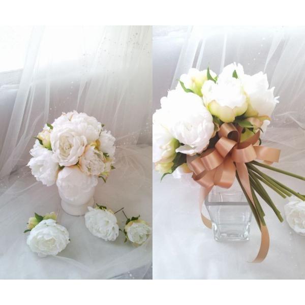 ◆商品説明◆柔らかな重なり合う花びらががとってもフェミニンな芍薬(ピオニー)のクラッチブーケです。※リボンのお色は現在はアイボリーです。セット内容■ブーケ：サイズ直径約22-3センチブトニア：サイズ花径約10センチヘアパーツ：サイズ約10c...