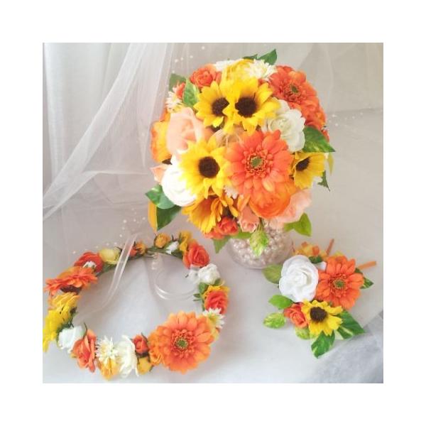 ◆商品説明◆夏のシーズンにぴったりのヒマワリとガーベラのラウンドブーケをWEB価格で！ウェディングブーケの王道！前撮りや海外挙式にも！■ブーケのサイズ：直径約21-23センチ■ブトニアのサイズ：約縦12-14センチ■花冠：長さ約50-55センチ