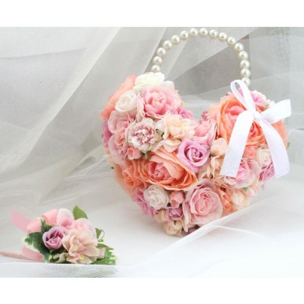 ◆商品説明◆誰とも違う、オンリーワンのハートバックブーケで 注目度アップ！安心のブトニア付のセット商品です。◆ヘッドドレス（花冠orヘアパーツ）のお見積りについて◆ブーケとお揃いのヘッドドレス（花冠orヘアパーツ）をお客様のご希望に合わせて...