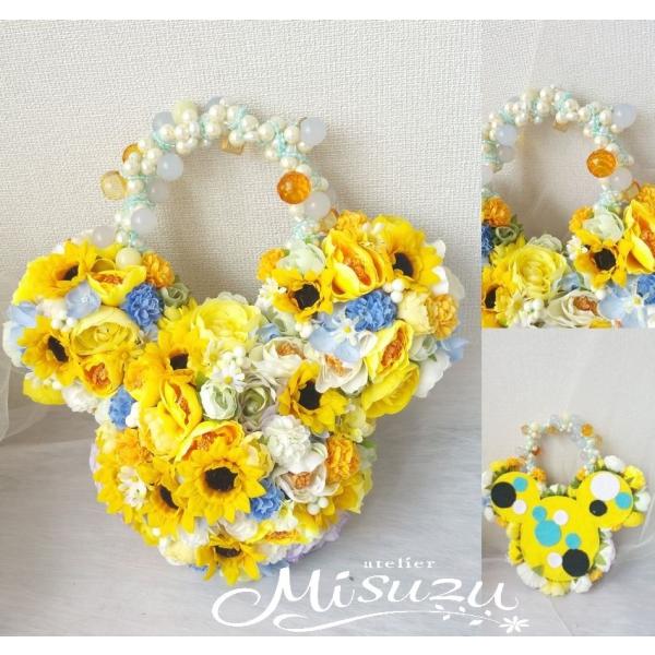 サイズブーケ：直径最大幅　約28cm縦　約30cm　ブートニア：約10cm