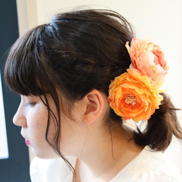 ◆商品説明◆選べるカラーが人気のお花、ラナンキュラス2個セット。和洋折衷な美しさが人気のピンポン菊は七五三、成人式、結婚式など使い道も多様です。お子様から成人の方まで幅広くご使用になれます。その他パールや小花との組み合わせのバリエは多様！ひ...