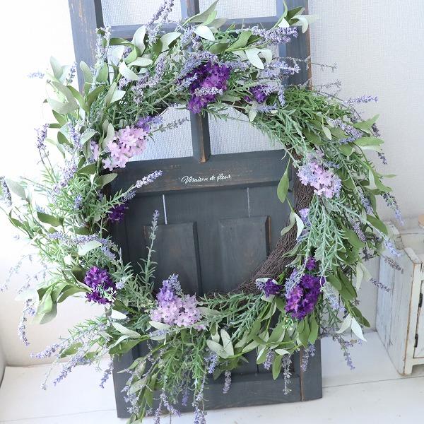 繊細な花穂や葉の色合い・質感を忠実に再現したクオリティの高い仕上がりで、存在感のあるサイズは、エントランスやリビング、店舗ディスプレイのアイキャッチとして空間を華やかに彩ります。背面にはフック用のリングが付いているため取り付けも簡単で、手軽...