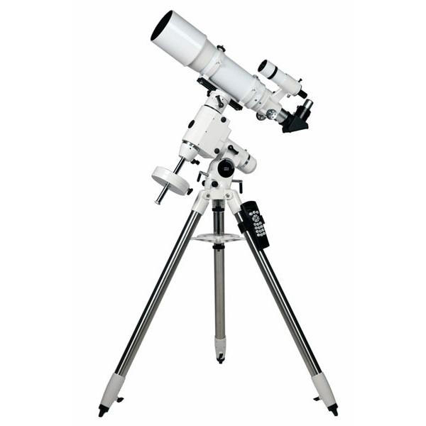 ・40,000個の天体を記憶した“SynScan自動導入システム”を搭載した赤道儀セット。鏡筒・赤道儀・三脚・アイピースなど天体観測に必要なものがセットされていますので 買ってすぐに観測に持っていくことが可能です。・コントローラーが新しくな...