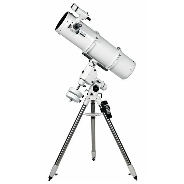 ・40,000個の天体を記憶した“SynScan自動導入システム”を搭載した赤道儀セット。鏡筒・赤道儀・三脚・アイピースなど天体観測に必要なものがセットされていますので 買ってすぐに観測に持っていくことが可能です。・コントローラーが新しくな...