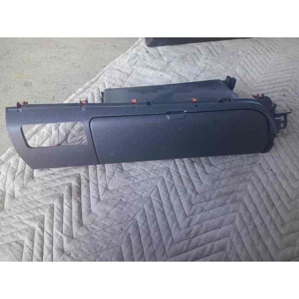 **** 商品説明を必ずご確認ください ****部品管理番号：005842500070211メーカー純正品番：55441-B2180部品名：グローブBOXメーカー代替品番：55619-B2370部品区分：リサイクル品管理品番：584219車...
