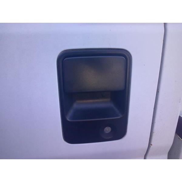 **** 商品説明を必ずご確認ください ****部品管理番号：101096000019900部品名：左アウターハンドル部品区分：リサイクル品管理品番：960014部品カラー：黒無塗装車名：アクティ車両タイプ名：ケイトラック通称型式：HA6認...