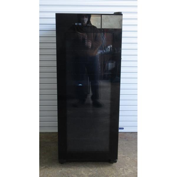 商品名：ワインセラーメーカー：フォルスター型番：FJN-160G年式：2018年電源：単相100V(50/60Hz)温度帯：2温度帯（上室・下室）重量：55kg温度調整：5〜20℃定格内容積：166L外形寸法：W500×D560×H1270...