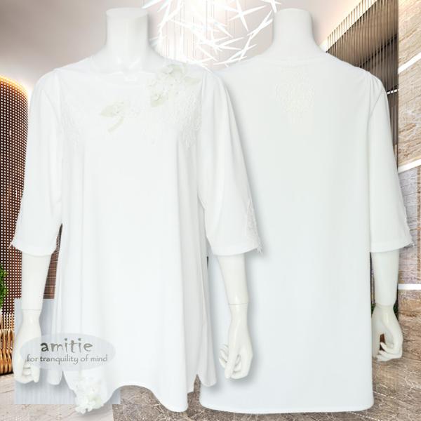 【「チュニック」】アジサイモチーフ、レースオーナメントが綺麗なチュニックです。【スタイル】被りタイプ、ポケットなし。【素材】薄手で、接触冷感、透け防止、UVカット機能付き素材です。【アミティエサイズ展開】2(11号)、3(13号)