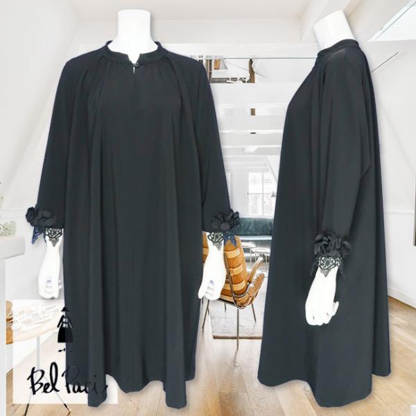 【「チュニック」】袖口のお花、レース飾りがアクセントになった、ゆったりシルエットのチュニックです。【スタイル】前ボタン付き、ポケットあり。【素材】サラッとした肌触りの生地です。伸びない素材です。【ベルパーチサイズ展開】1(9号)、2(11号...