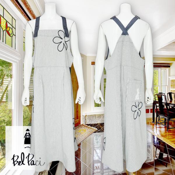 【「ジャンパースカート」】シンプルなコード刺繍花モチーフ、レースのウサギモチーフが可愛い、ストライプ柄ジャンパースカートです。【スタイル】肩紐で着丈調整出来ます。サイド、バックポケットあり。【素材】しっかりした織りのコットン地です。伸びない...