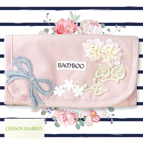 【「ピルポーチ」】レースのお花、リボンモチーフが可愛い折りたたみお薬用ポーチです。ジッパー部分のレース飾りがアクセントになっています。