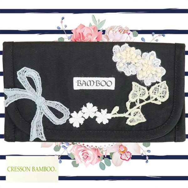 【「ピルポーチ」】レースのお花、リボンモチーフが可愛い折りたたみお薬用ポーチです。ジッパー部分のレース飾りがアクセントになっています。