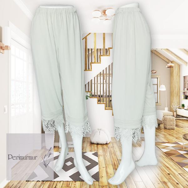 【「ワイドパンツ」】裾の横タック、レース飾りが印象的なワイドパンツです。【スタイル】ウエストゴム入り、ポケットなし。【素材】薄手で、ストレッチが効いた生地です。【サイズ】サイズ展開は1(11号)、2(13号)となっています。