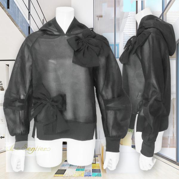 【「プルオーバー」】大きなリボン飾りが印象的な、フード付きプルオーバーです。透け感のあるオーガンジー素材を使用。【スタイル】被りタイプ、ポケットなし。【素材】軽くて、サラッとした肌触りのシースルー素材です。伸びない作りです。