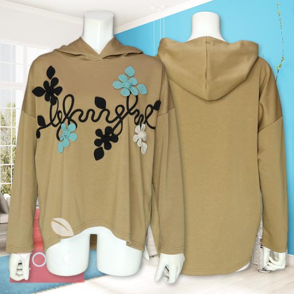 【「プルオーバー」】立体的なお花のモチーフが可愛い、フード付きプルオーバーです。【素材】ソフトな肌触りで、伸縮性のある素材です。