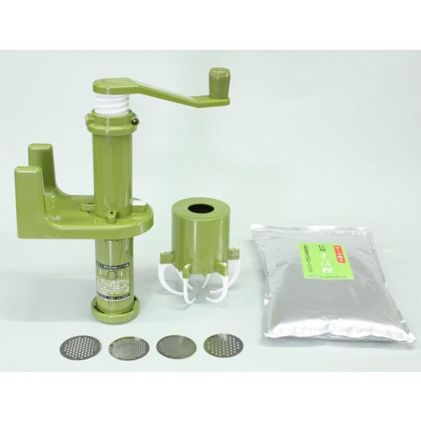 水回しからそば切りまで、全てのそば打ち作業がこの一台でできます。そば打ちでとても難しい水回しが付属の水回し器を使うと、細かい滴下する水と6本の爪の効果で初心者でも失敗なく上手にできます。水回ししたそば生地を本体の筒に入れてハンドルを回すだけ...