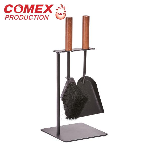 ▼シンプルで使いやすい、ブラシとシャベルの ツール2 本セット。イタリア語で直線を意味するレッタらしく、土台は安定性が高い正方形のフォルム。 どんなインテリアにも馴染みます。ツール(シャベル、ブラシ)持ちやすい木の取っ手はブナ材を使用。ブラ...