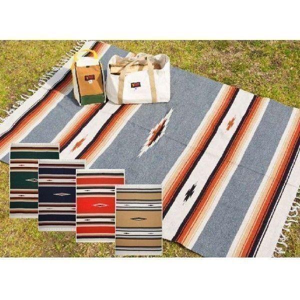 しっかりとして重量感があり、アウトドアでは 風でめくりあがることがありません。 また、ソファーなどに掛けても、ずれにくく、 使い易いマルチなラグです。【ご注意】こちらの商品はアソート商品です。色、柄はお選び頂けません。■仕様サイズ：150×...